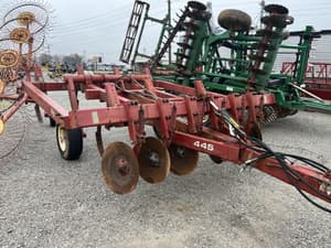 SOLD - WHITE 445 DISK CHISEL Tillage with --- In | Tractor Zoom