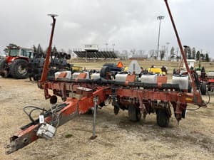SOLD - White 5100 Lot No. 1689 Planting with 6 Rows | Tractor Zoom