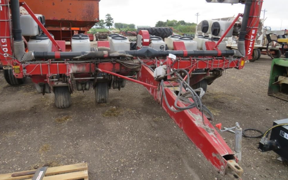 SOLD - White 5100 Planting with 12 Rows | Tractor Zoom