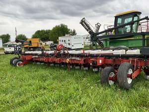 SOLD - White 5700 Lot No. 66045 Planting with 18 Rows | Tractor Zoom