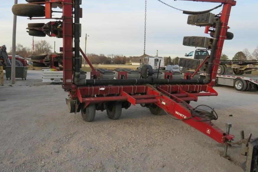 SOLD - White 6100 Planting with 12 Rows | Tractor Zoom