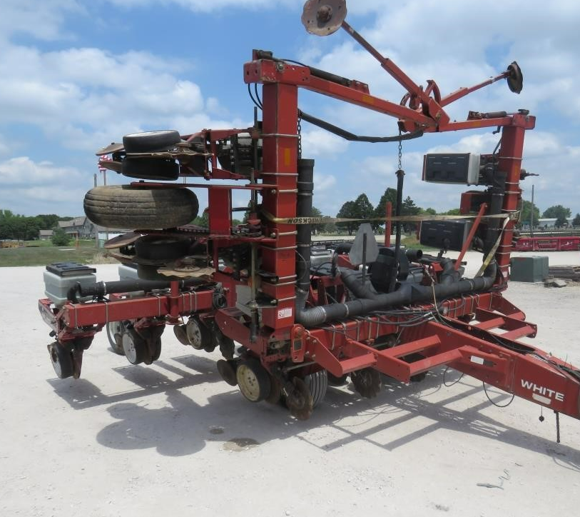 SOLD - White 6100 Lot No. 2e8fc59a-1285-11ed-9544-0246304ce823 Planting ...