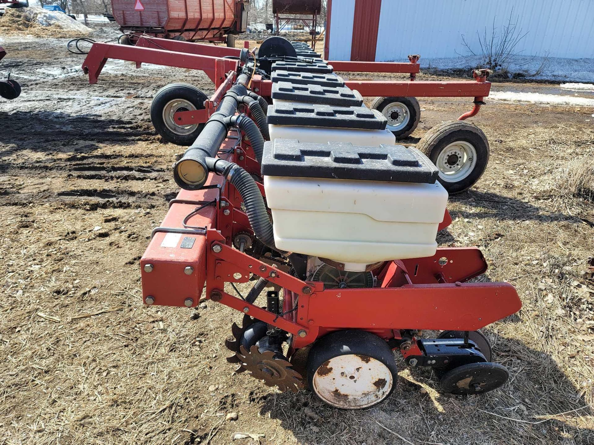 White 6900 Planting Planters for Sale | Tractor Zoom