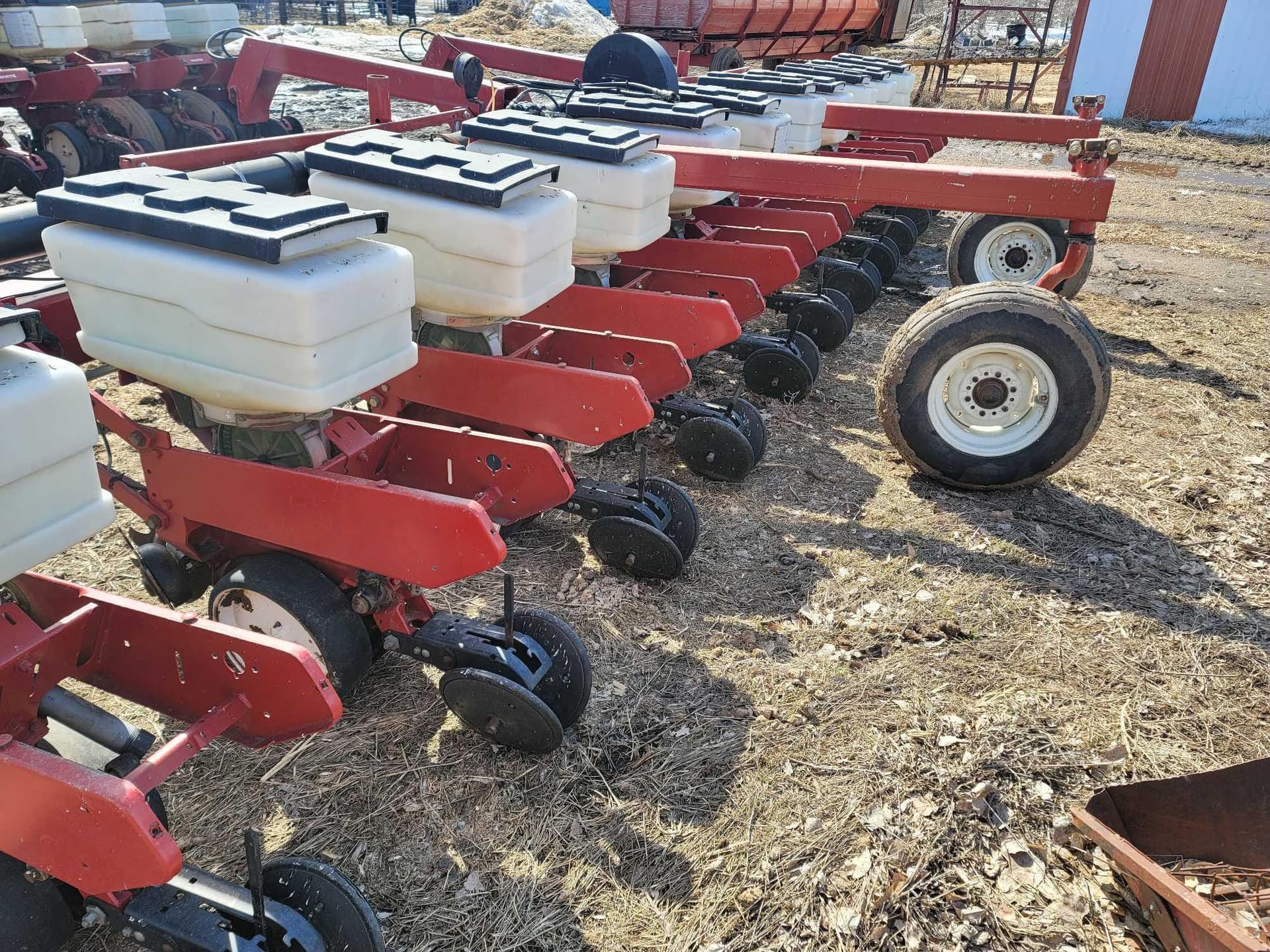 White 6900 Planting Planters for Sale | Tractor Zoom