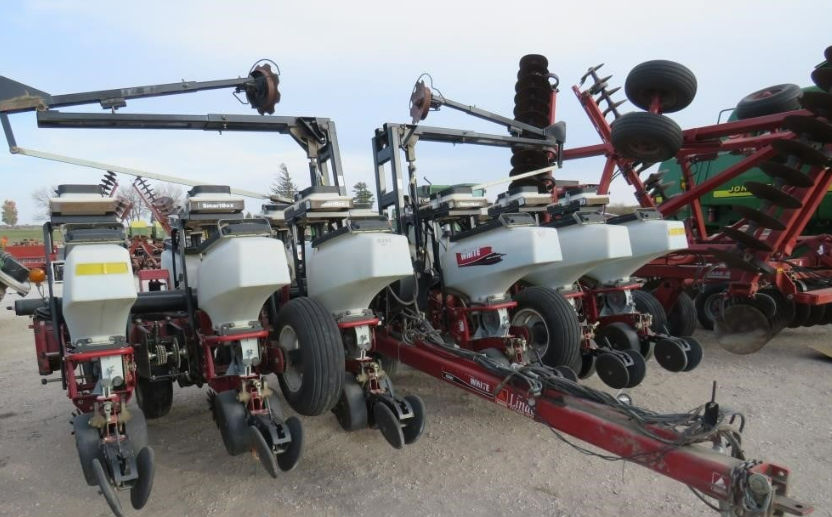 SOLD - White 8202 Planting with 12 Rows | Tractor Zoom