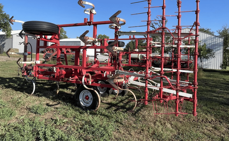 Wil-Rich 2500 Tillage Field Cultivators for Sale | Tractor Zoom