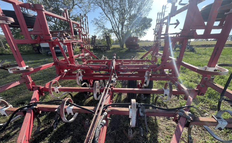 Wil-Rich 2500 Tillage Field Cultivators for Sale | Tractor Zoom