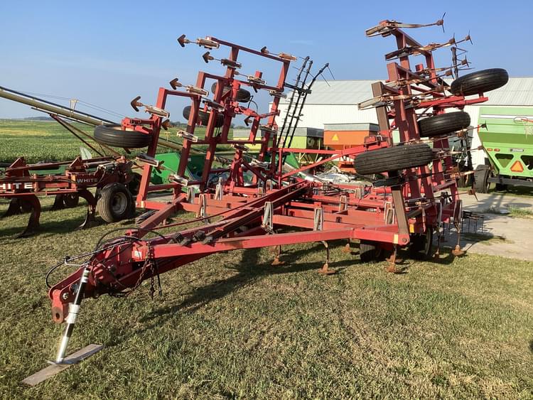 SOLD - Wil-Rich 3400 Tillage Field Cultivators | Tractor Zoom