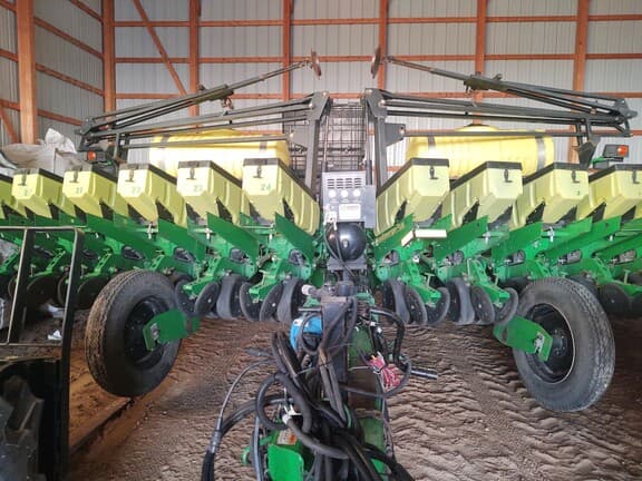 Wil-Rich PT-2200 Planting Planters for Sale | Tractor Zoom