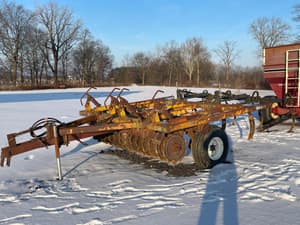 SOLD - Wilbeck 2107 Lot No. 9501 Tillage with 7 Shanks | Tractor Zoom