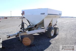SOLD - Wilmar 500 fert spreader Chemical Applicators | Tractor Zoom