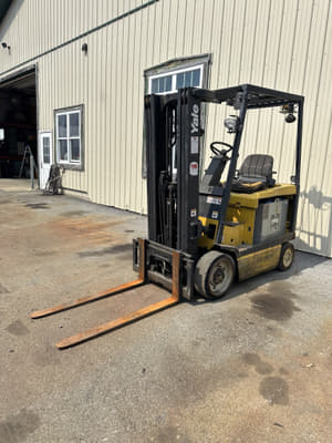 SOLD - Yale ERC050GHN48TE082 Lot No. 219 Construction with --- Hrs ...